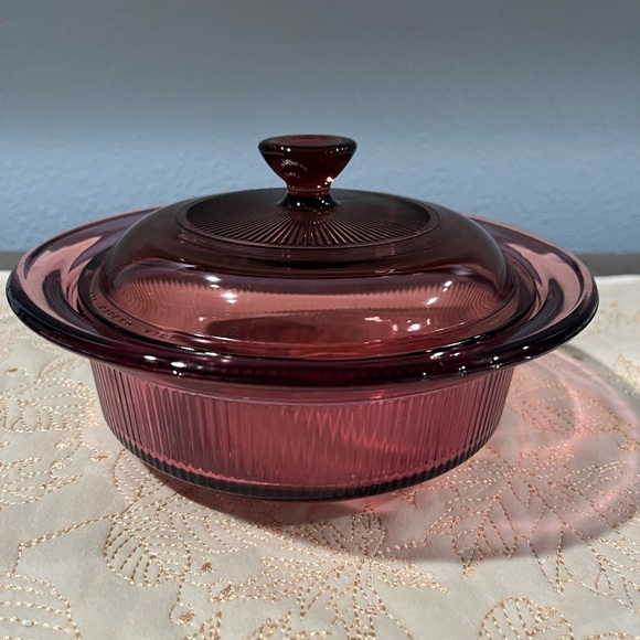 Pyrex | Kitchen | Vintage Pyrex Vision Warecranberry 24 Oz Casserole ...